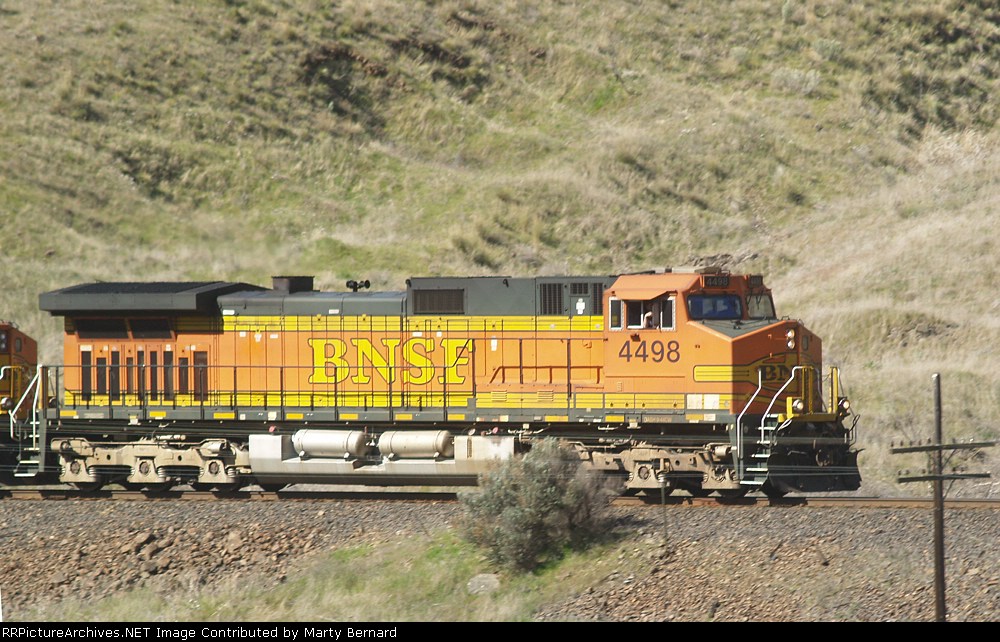 BNSF 4498